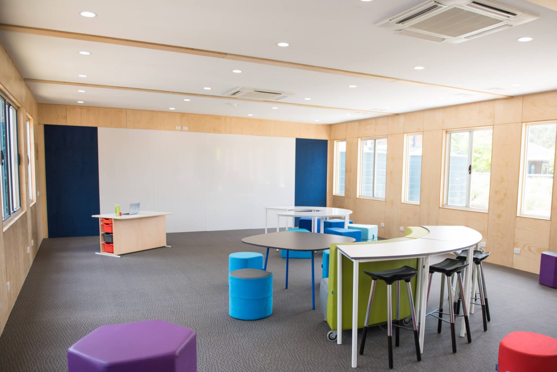 Sustainability ideas for schools presents self-powering classrooms ...